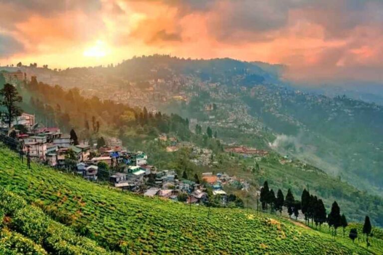 Discover the Best Tourist Places in Darjeeling – A Complete Sightseeing ...